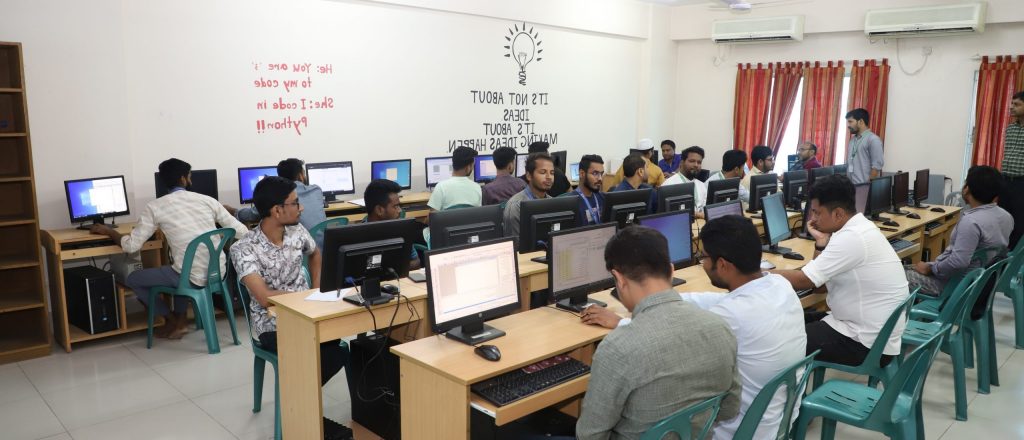 Computer Lab – Bangladesh University of Business and Technology (BUBT)